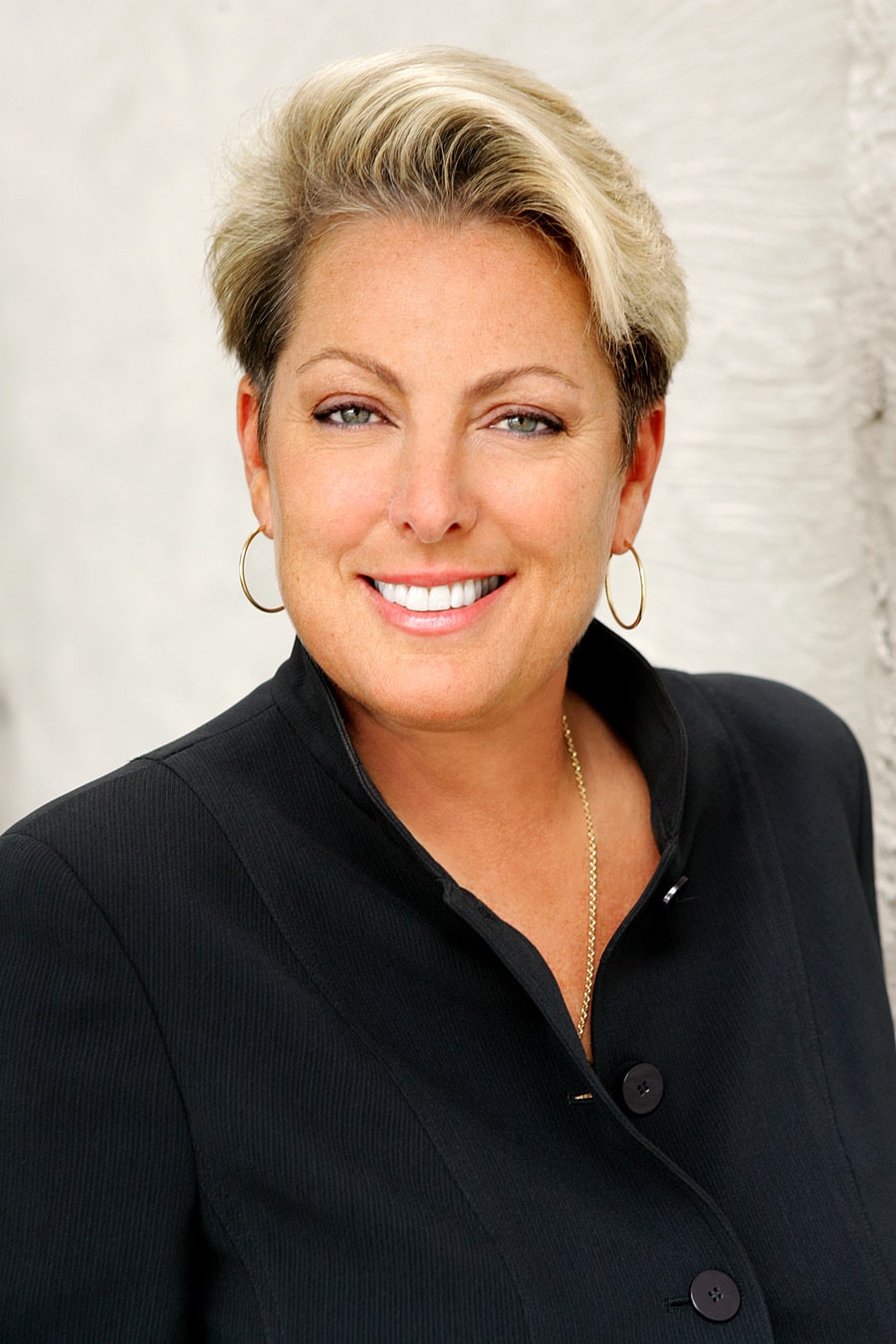 Dina Dwyer-Owens Interview – Serving Performs